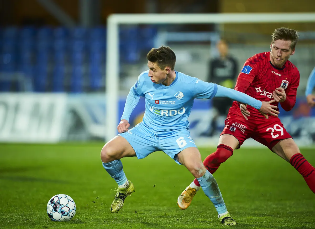 Startopstillingen mod Viborg FF