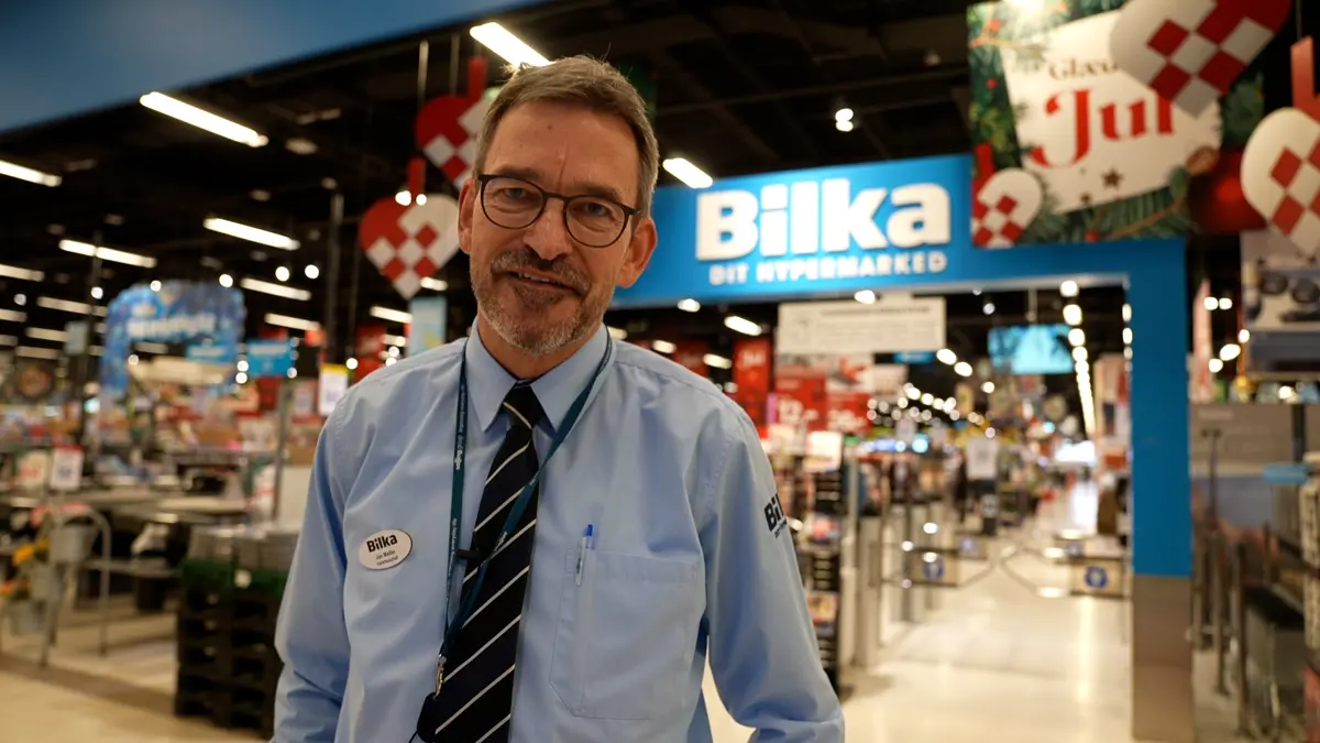 Assentoftskolen med Randers FC-bussen i Bilka